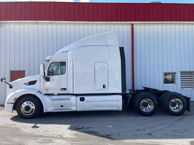 2017 PETERBILT 579 - CIT Trucks