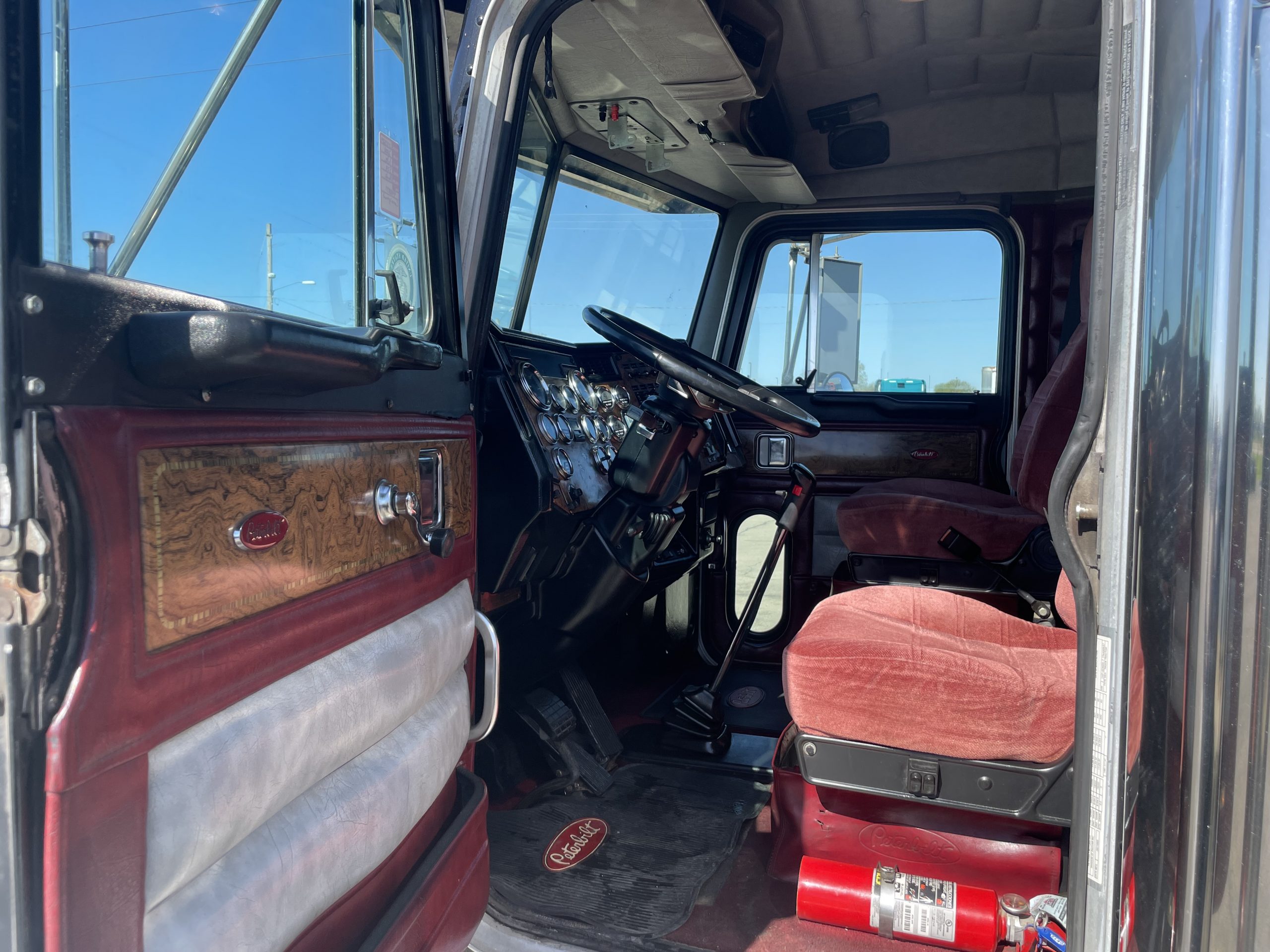 Peterbilt 379 Stock Interior