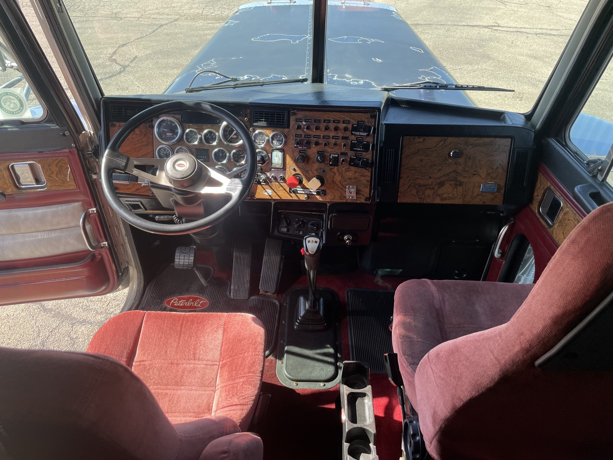 Peterbilt 379 Stock Interior