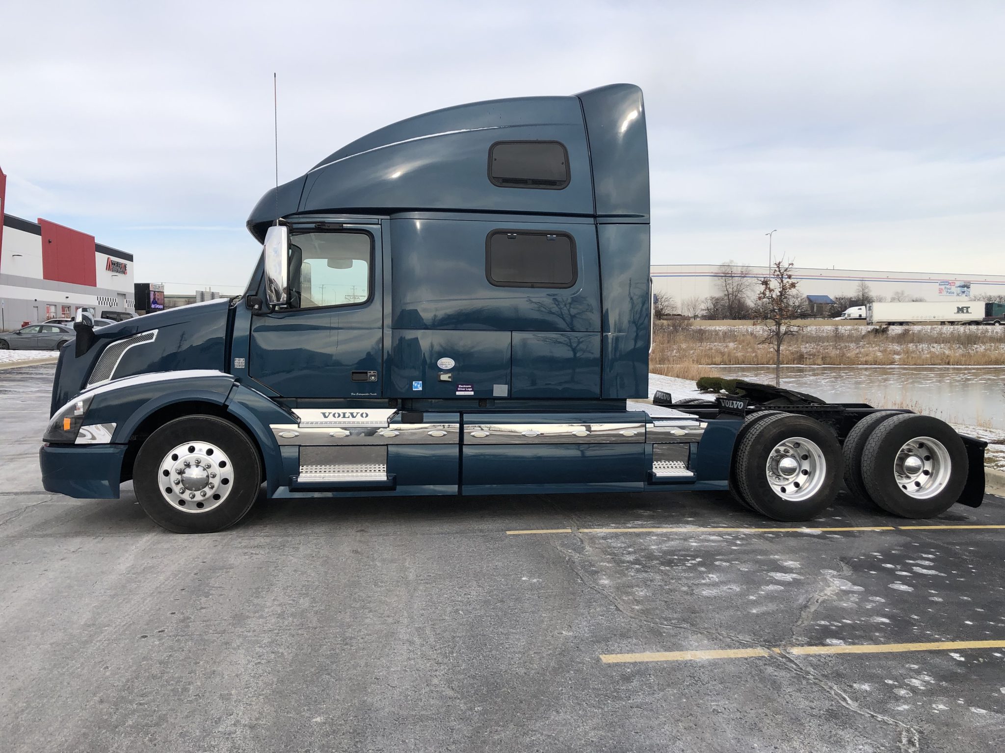 2017 VOLVO VNL780 - CIT Trucks