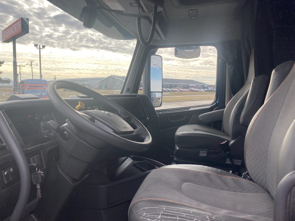 2021 VOLVO VNL860 - CIT Trucks