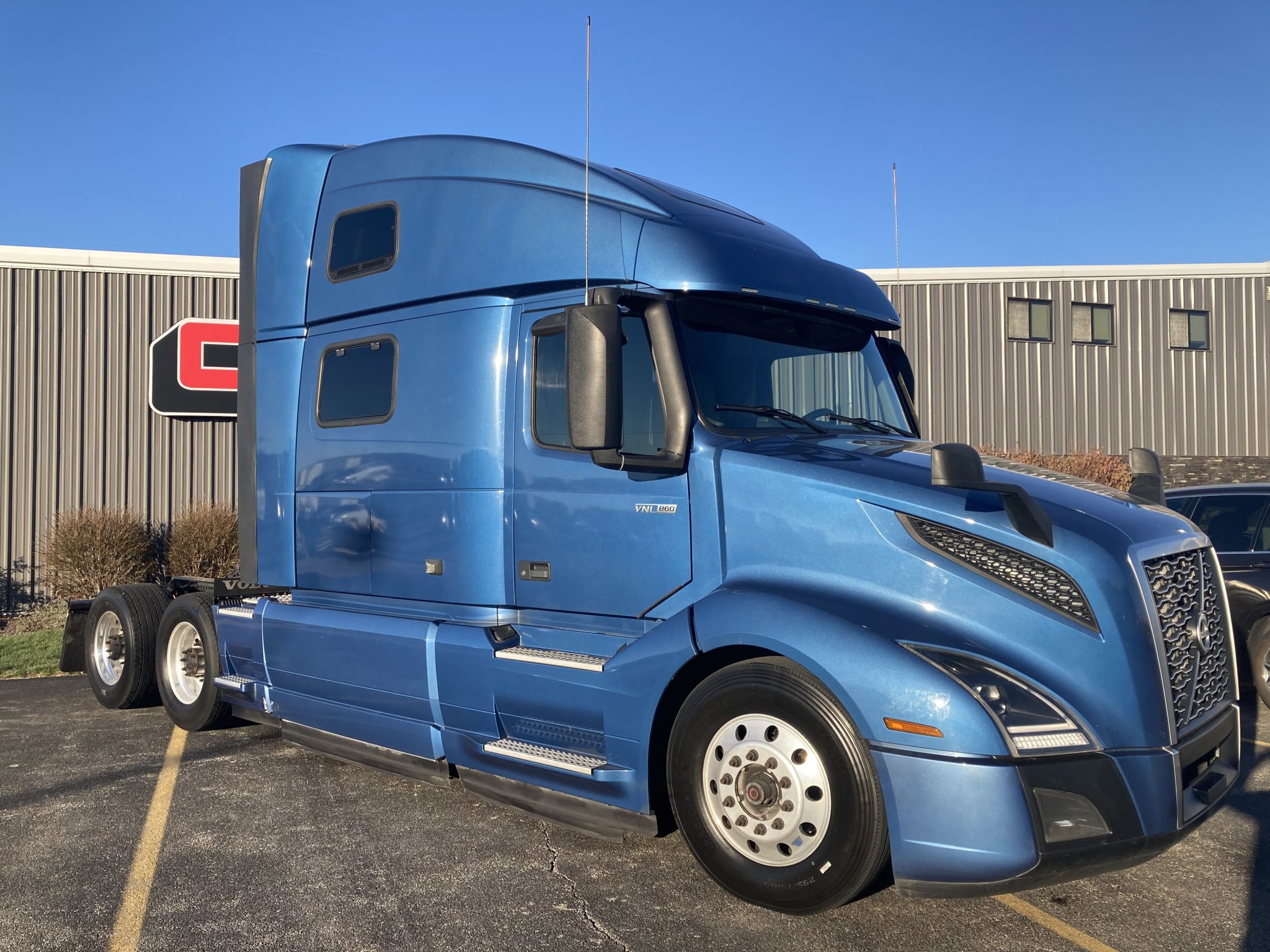 2021 VOLVO VNL860 - CIT Trucks