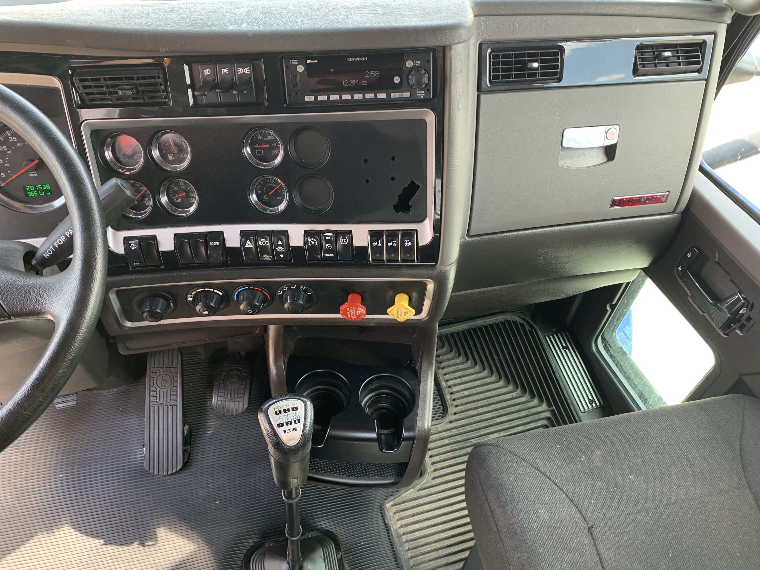 Kenworth T800 Interior