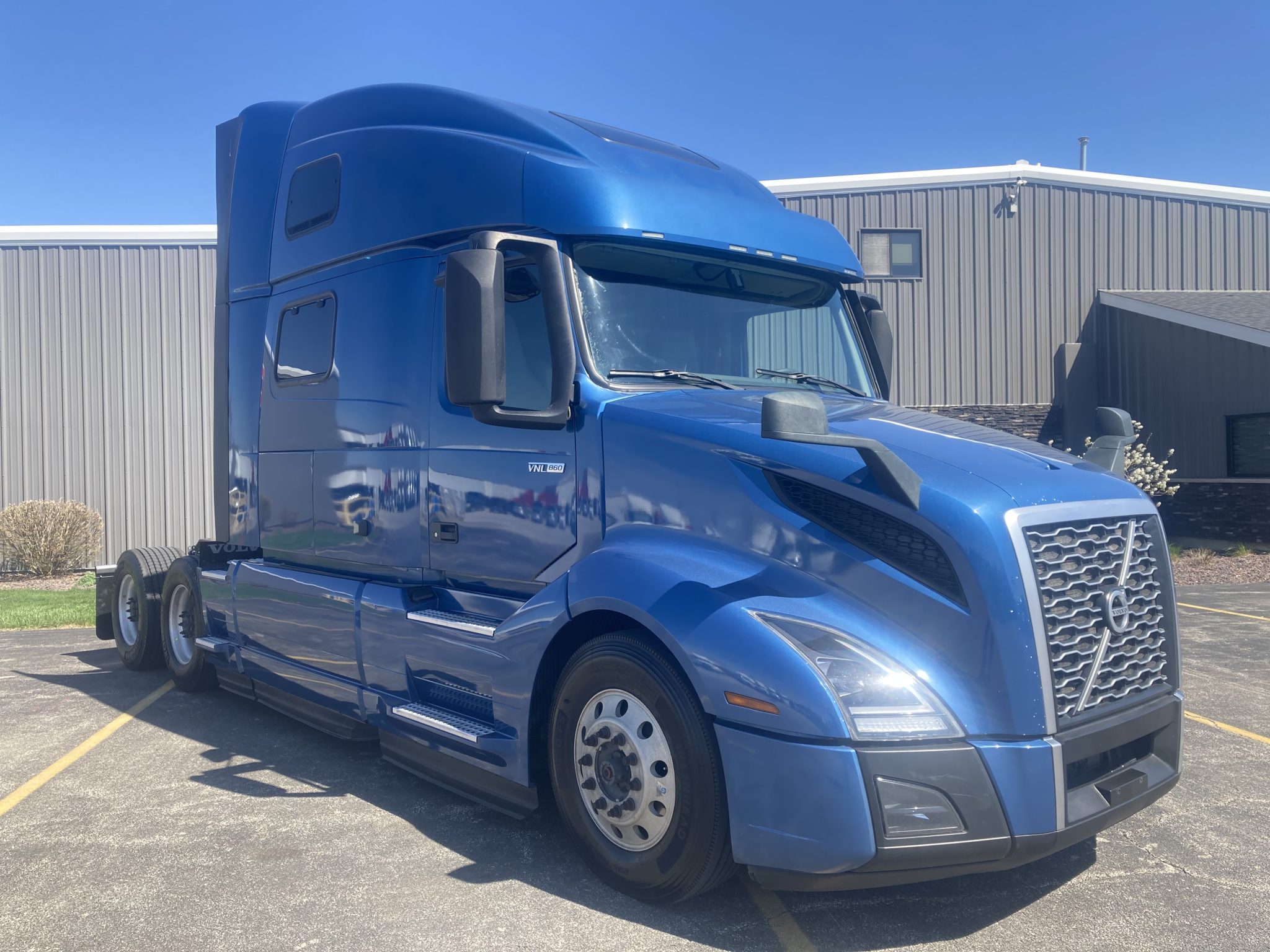 2021 VOLVO VNL860 - CIT Trucks