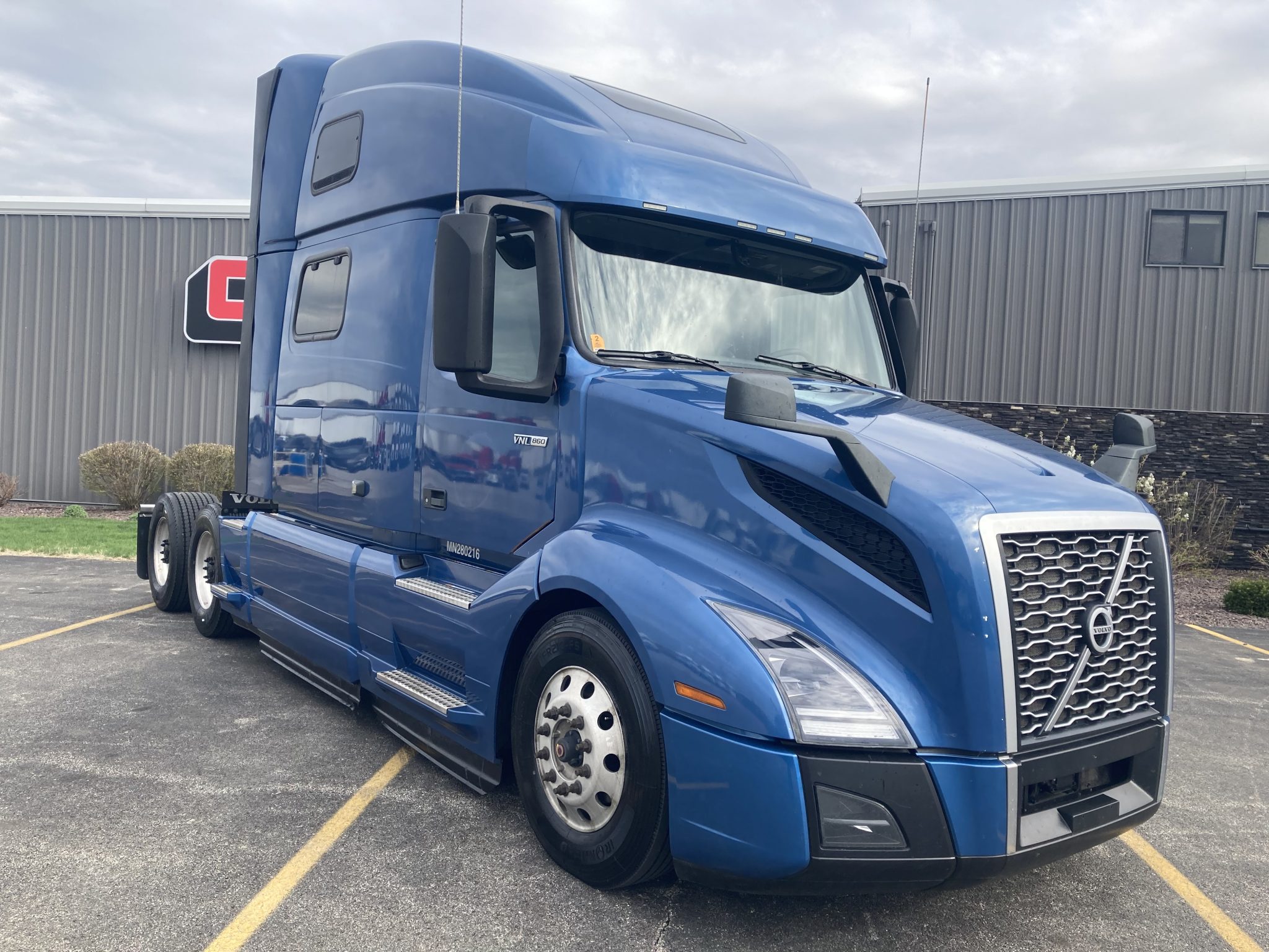 2021 VOLVO VNL860 - CIT Trucks
