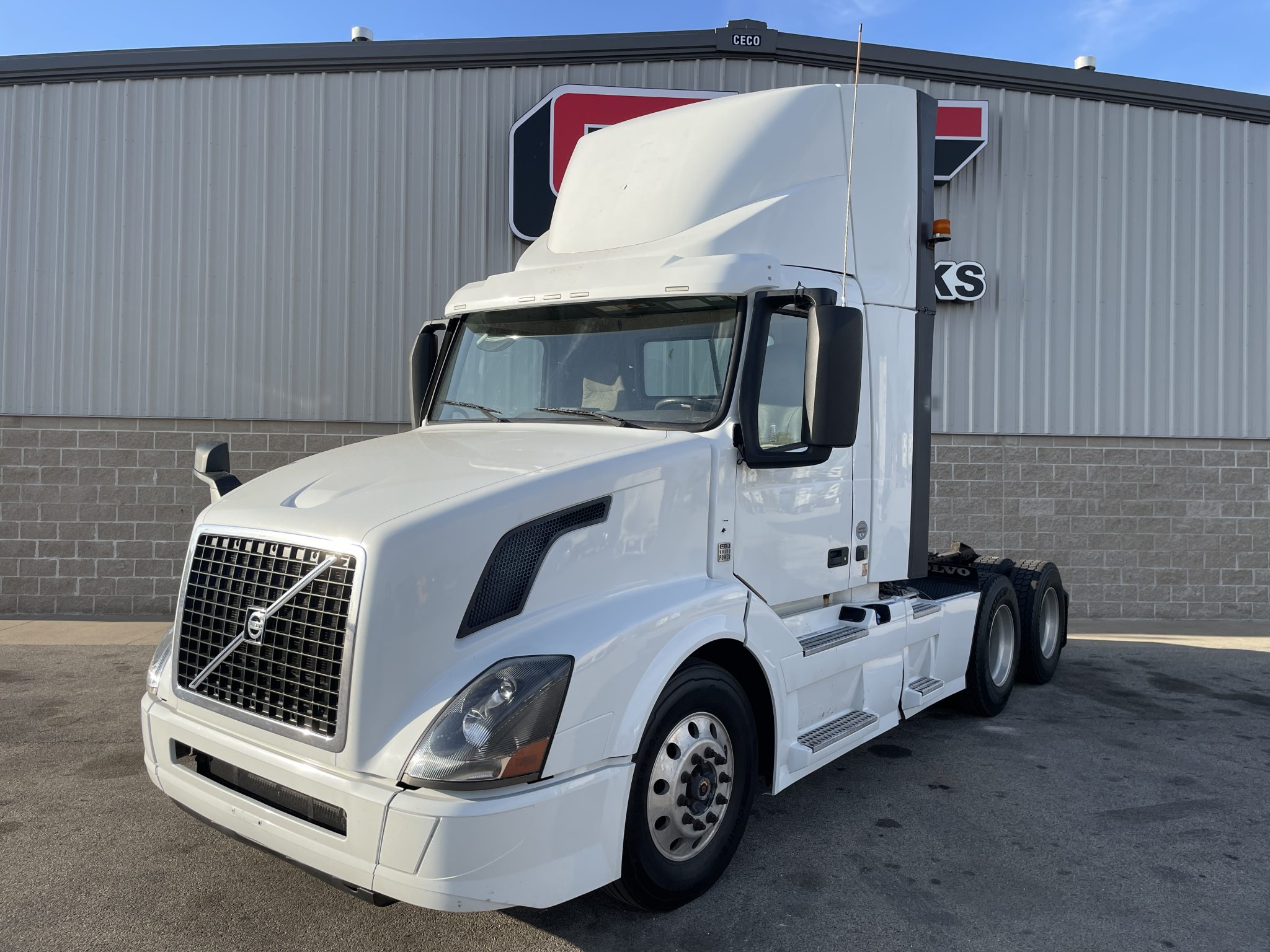2016 VOLVO VNL300 - CIT Trucks