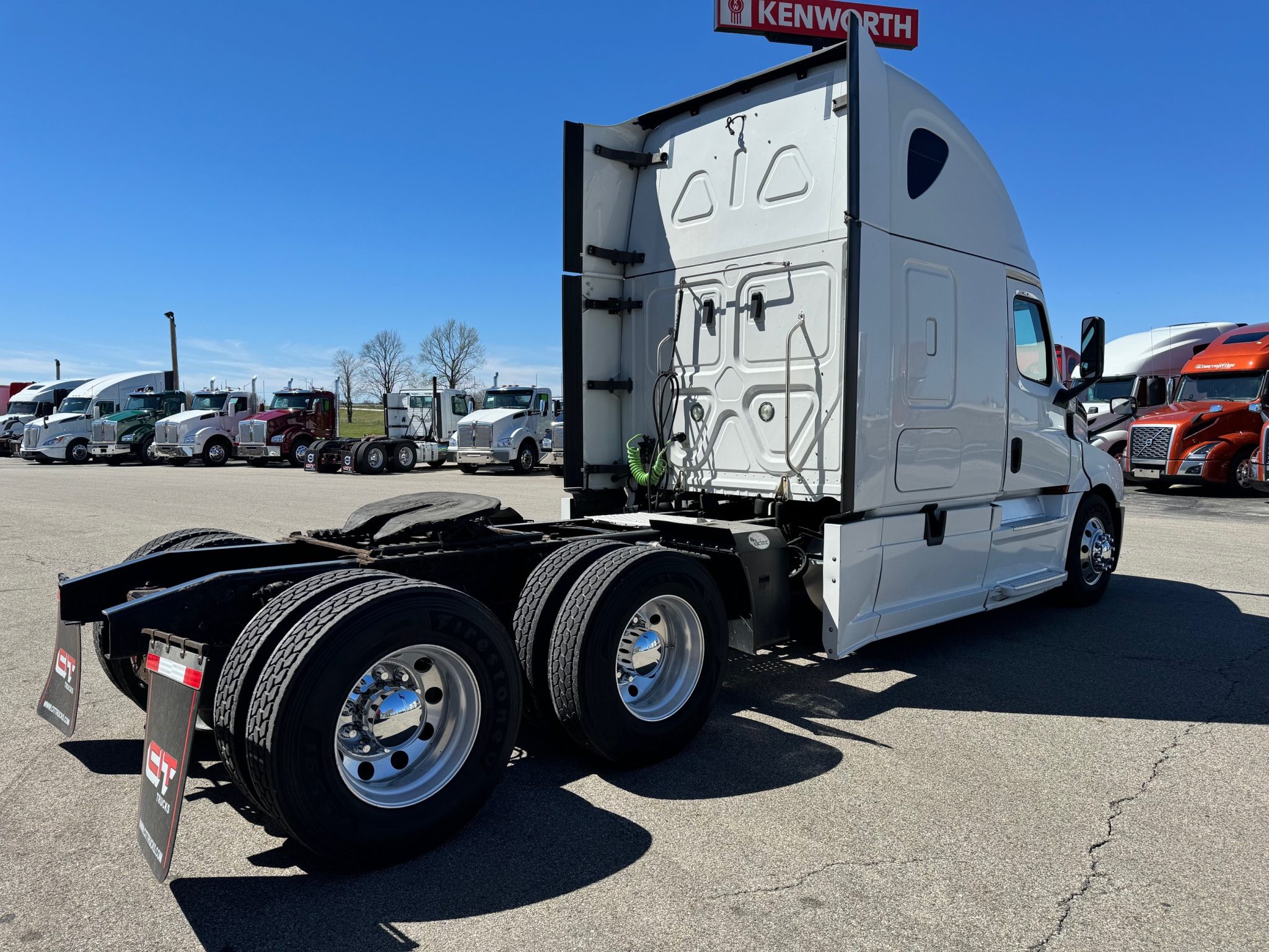 2019 FREIGHTLINER NEW CASCADIA - CIT Trucks