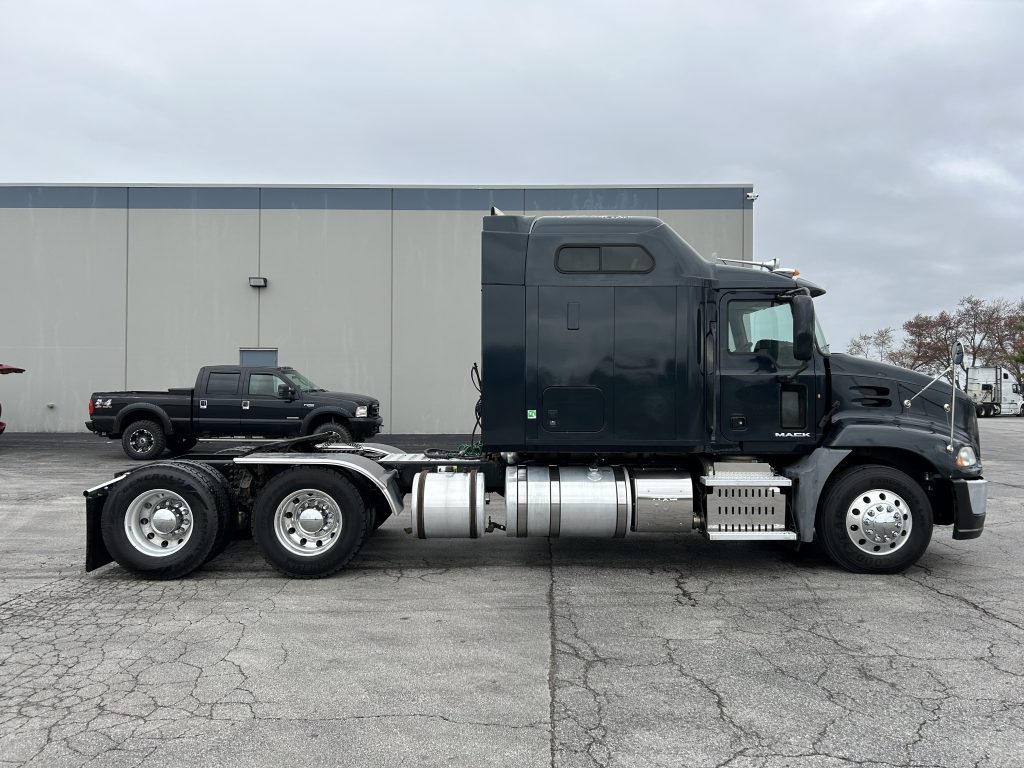 2013 MACK CXU - CIT Trucks