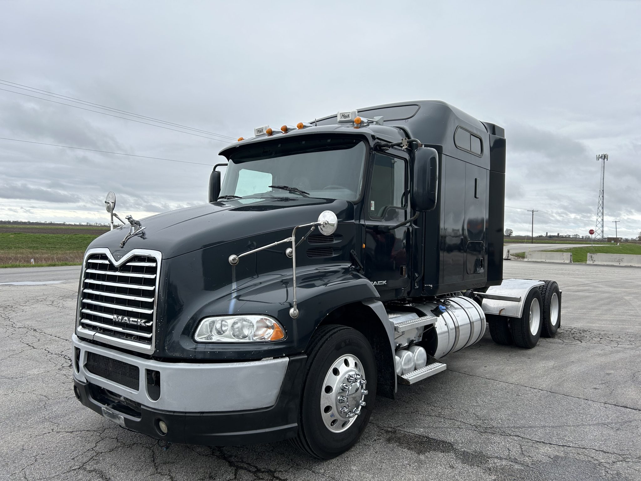 2013 MACK CXU - CIT Trucks
