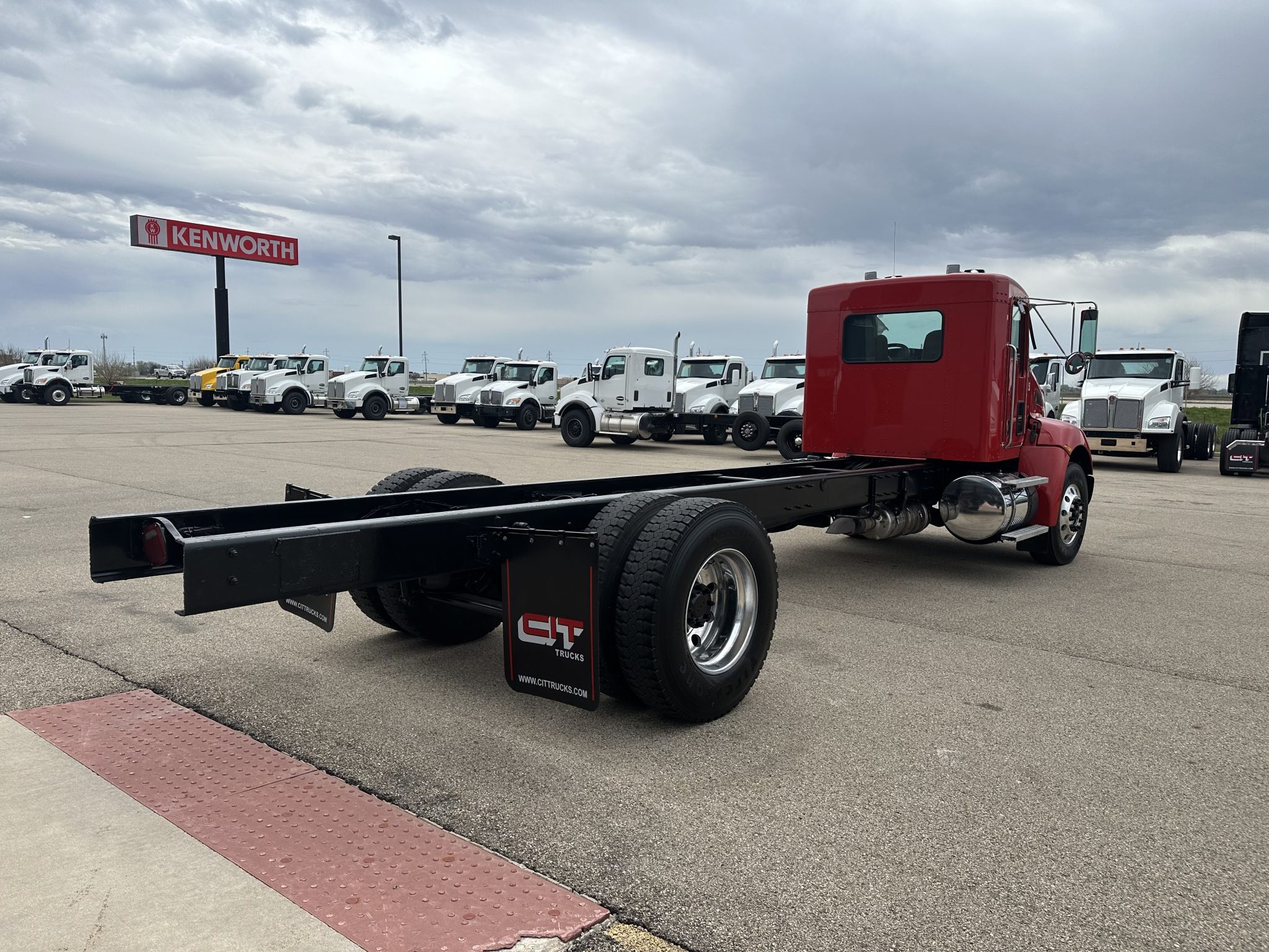 2018 KENWORTH T370 - CIT Trucks