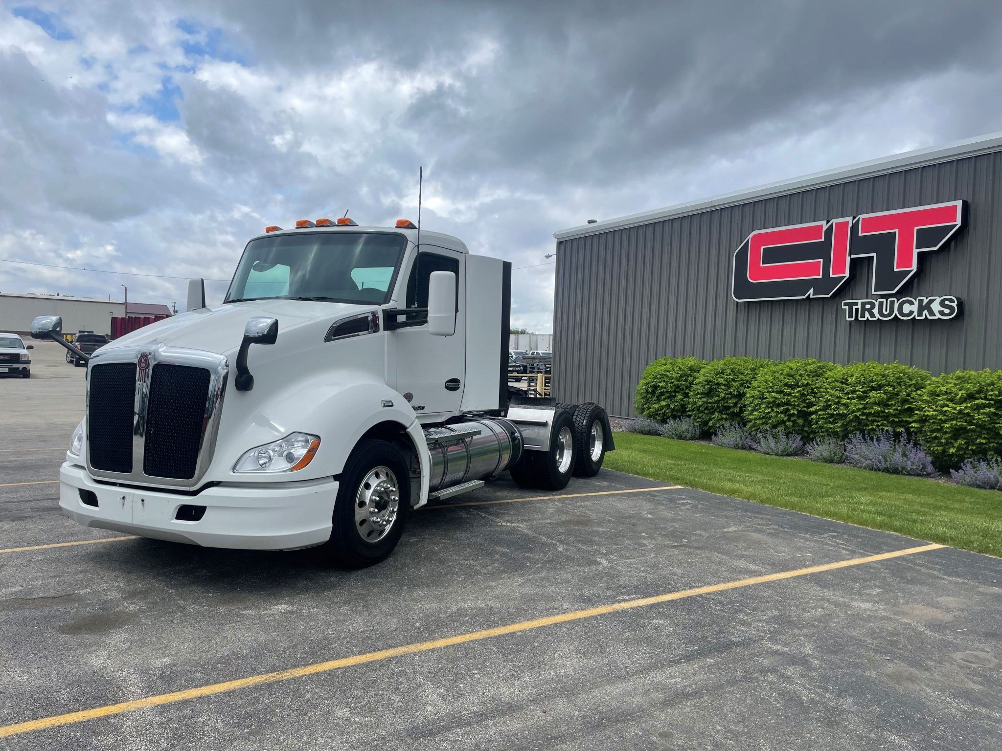 Normal, IL - CIT Trucks