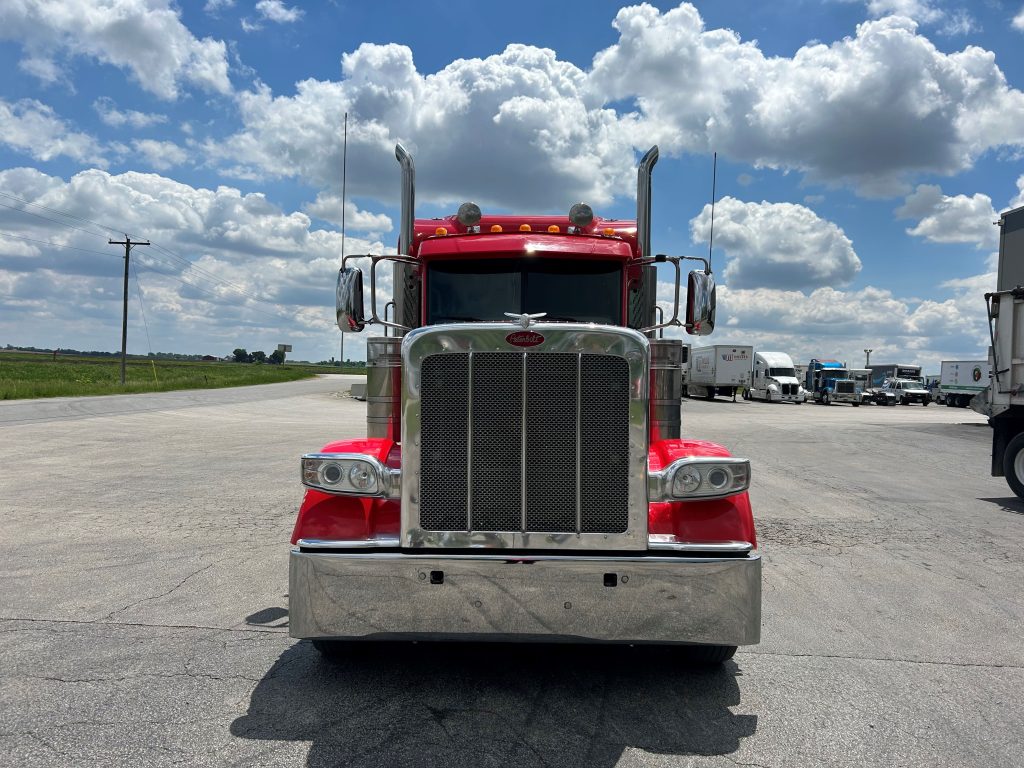 2017 PETERBILT 389 - CIT Trucks