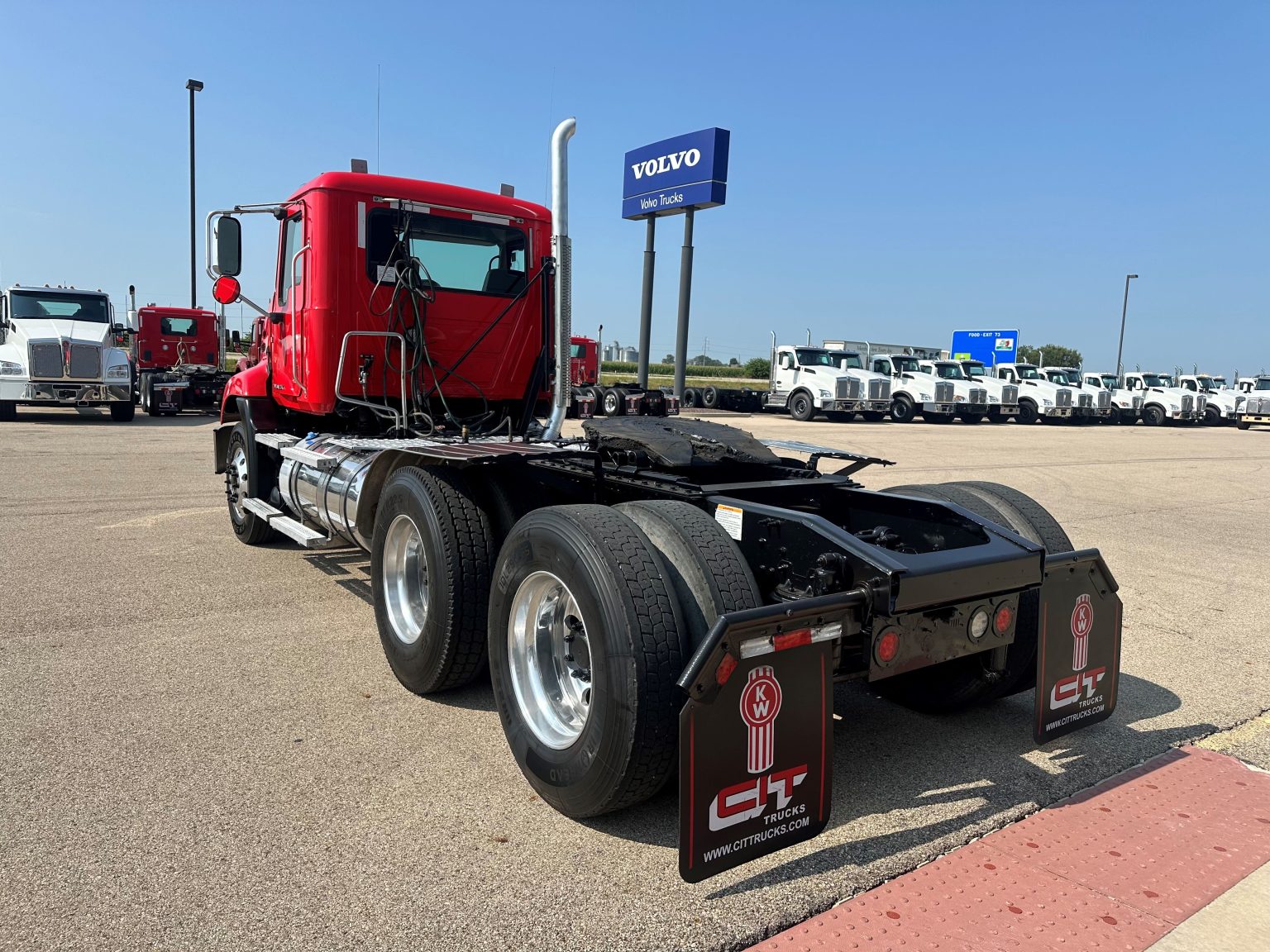 2018 MACK CXU613 - CIT Trucks